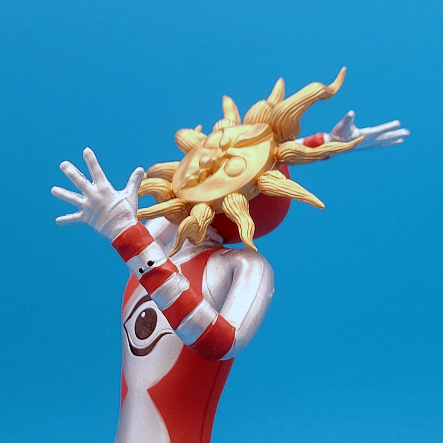 「タローマン」ベンダブルアクションフィギュア|株式会社海洋堂高知/南国堂 | ユニオンクリエイティブ | キャラクターフィギュアの企画・製造・販売